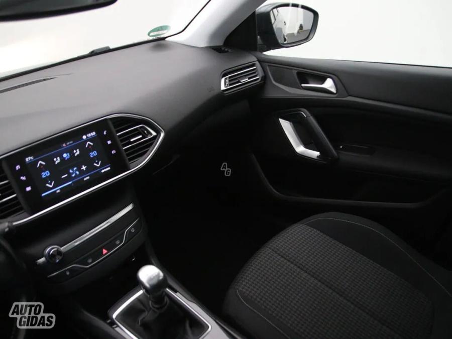 Grey Peugeot 308 2018 in Vilnius, with an engine capacity of 1.20 L and mileage of 188 thousand km for 6799 €, photo 22 on AUTOMOTO.COM.LV