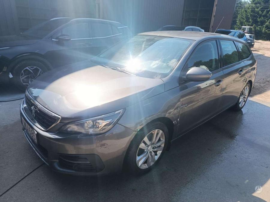 Grey Peugeot 308 2018 in Taurage, with an engine capacity of 1.50 L and mileage of 280 thousand km for 3900 €, photo 4 on AUTOMOTO.COM.LV