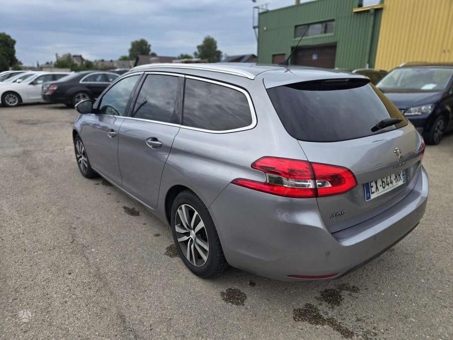 Grey Peugeot 308 2018 in Taurage, with an engine capacity of 1.20 L and mileage of 102 thousand km for 6500 €, photo 5 on AUTOMOTO.COM.LV