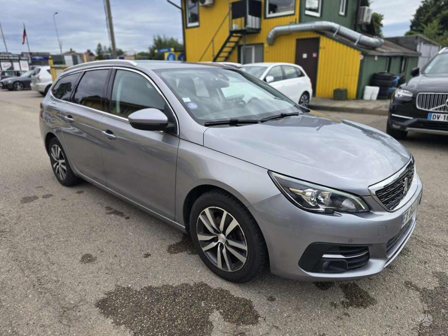 Grey Peugeot 308 2018 in Taurage, with an engine capacity of 1.20 L and mileage of 102 thousand km for 6500 €, photo 9 on AUTOMOTO.COM.LV