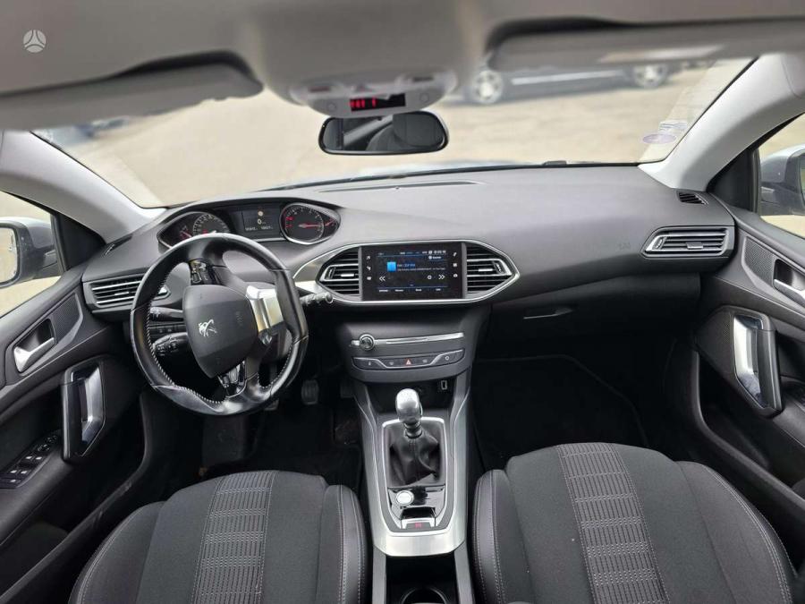 Grey Peugeot 308 2018 in Taurage, with an engine capacity of 1.20 L and mileage of 102 thousand km for 6500 €, photo 13 on AUTOMOTO.COM.LV
