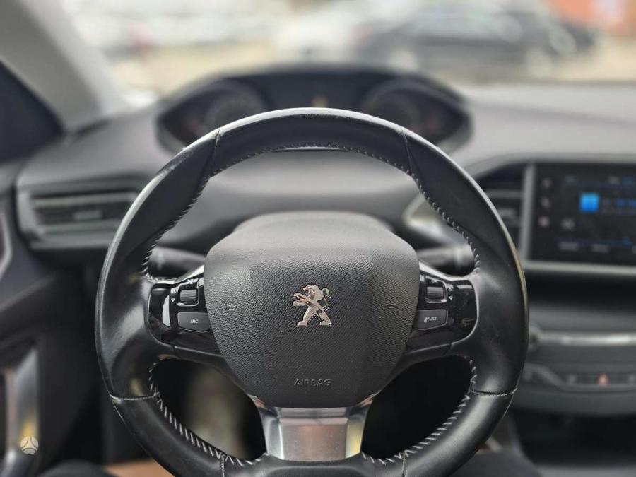 Grey Peugeot 308 2018 in Taurage, with an engine capacity of 1.20 L and mileage of 102 thousand km for 6500 €, photo 18 on AUTOMOTO.COM.LV