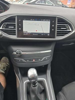 Grey Peugeot 308 2018 in Taurage, with an engine capacity of 1.20 L and mileage of 102 thousand km for 6500 €, photo 21 on AUTOMOTO.COM.LV