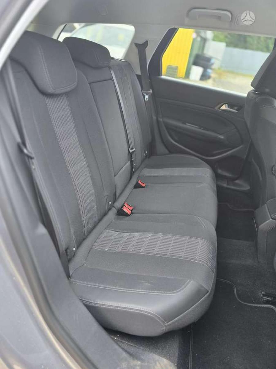 Grey Peugeot 308 2018 in Taurage, with an engine capacity of 1.20 L and mileage of 102 thousand km for 6500 €, photo 25 on AUTOMOTO.COM.LV