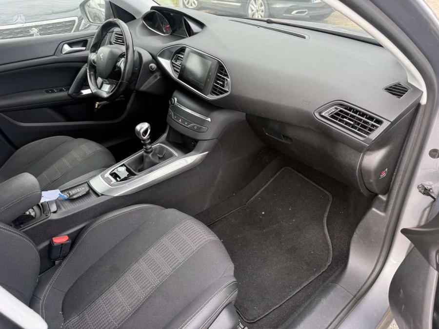 Grey Peugeot 308 2018 in Taurage, with an engine capacity of 1.50 L and mileage of 170 thousand km for 4600 €, photo 13 on AUTOMOTO.COM.LV