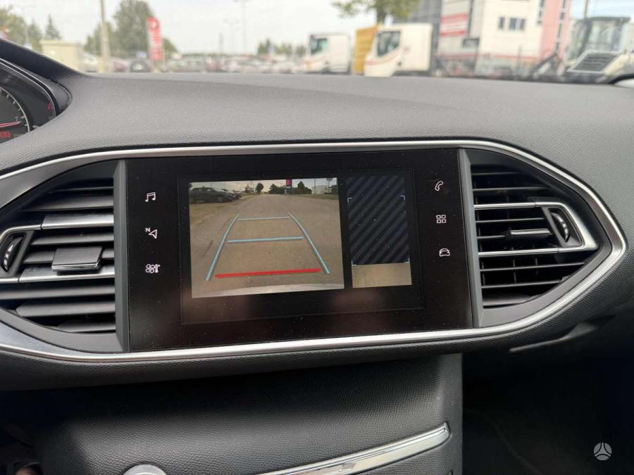 Grey Peugeot 308 2018 in Taurage, with an engine capacity of 1.50 L and mileage of 170 thousand km for 4600 €, photo 17 on AUTOMOTO.COM.LV