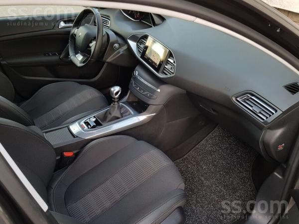 Pelēks Peugeot 308 2019 Rīga, ar dzinēja tilpumu 1.20 L un nobraukumu 140 tūkst. km par 6600 €, foto 6 vietnē AUTOMOTO.COM.LV
