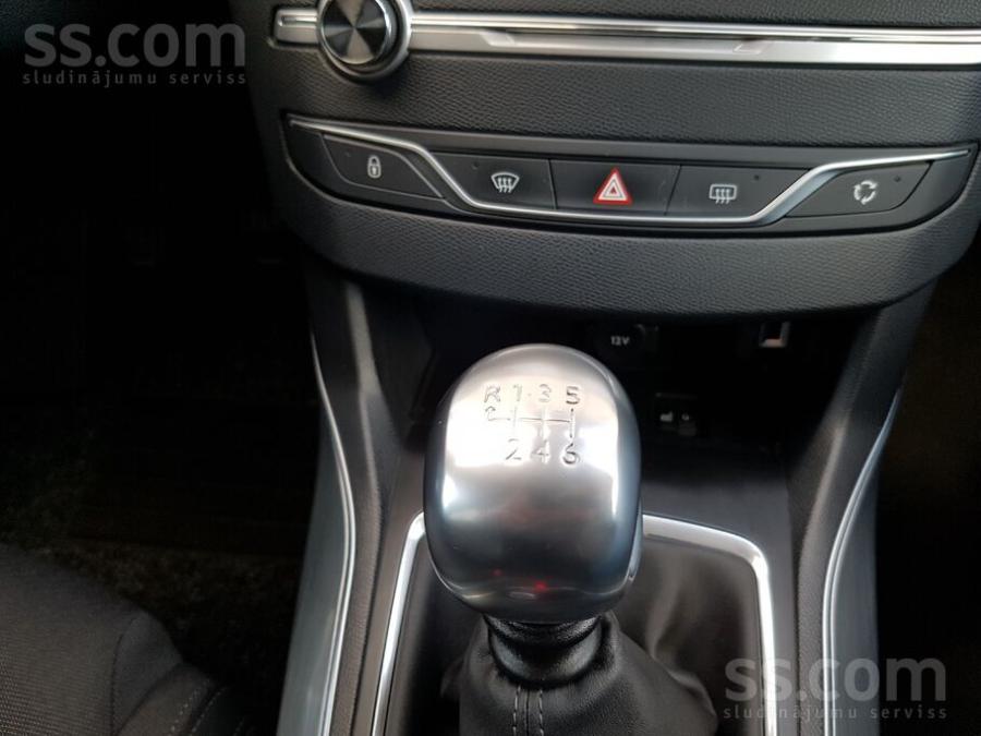 Pelēks Peugeot 308 2019 Rīga, ar dzinēja tilpumu 1.20 L un nobraukumu 140 tūkst. km par 6600 €, foto 11 vietnē AUTOMOTO.COM.LV