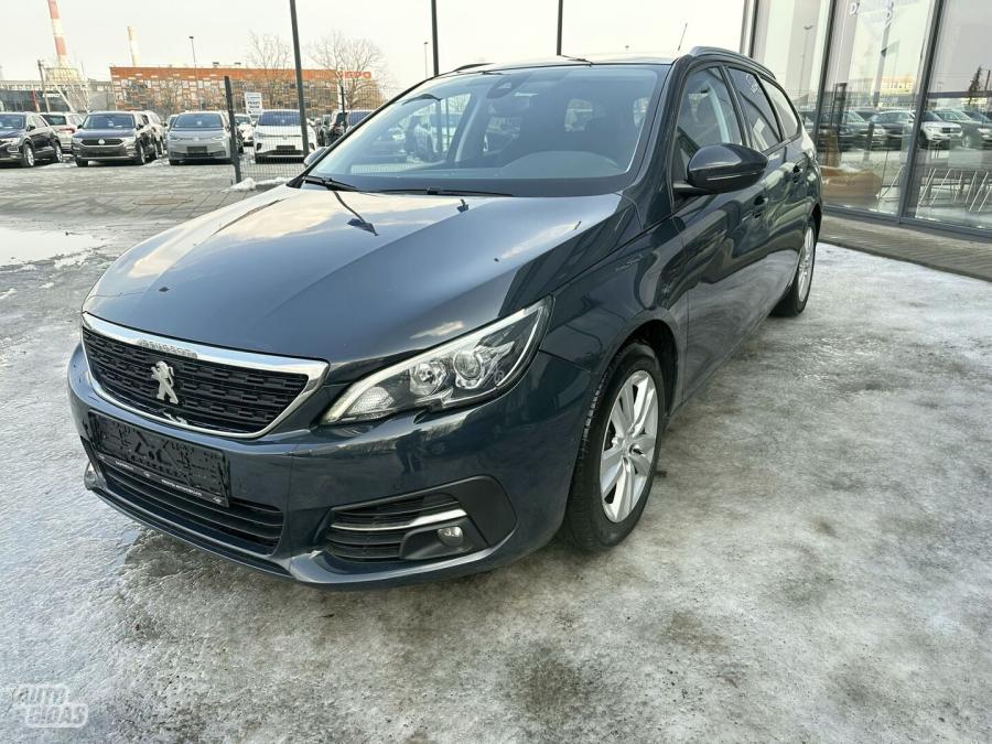 Grey Peugeot 308 2019 in Kaunas, with an engine capacity of 1.50 L and mileage of 215 thousand km for 7200 €, photo 1 on AUTOMOTO.COM.LV