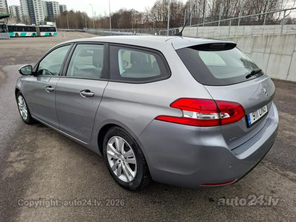 Pelēks Peugeot 308 2019 Tallina, ar dzinēja tilpumu 1.50 L un nobraukumu 134 tūkst. km par 7990 €, foto 3 vietnē AUTOMOTO.COM.LV