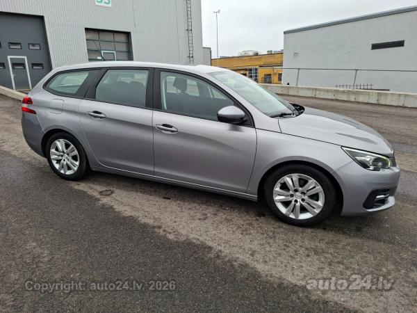 Pelēks Peugeot 308 2019 Tallina, ar dzinēja tilpumu 1.50 L un nobraukumu 134 tūkst. km par 7990 €, foto 7 vietnē AUTOMOTO.COM.LV