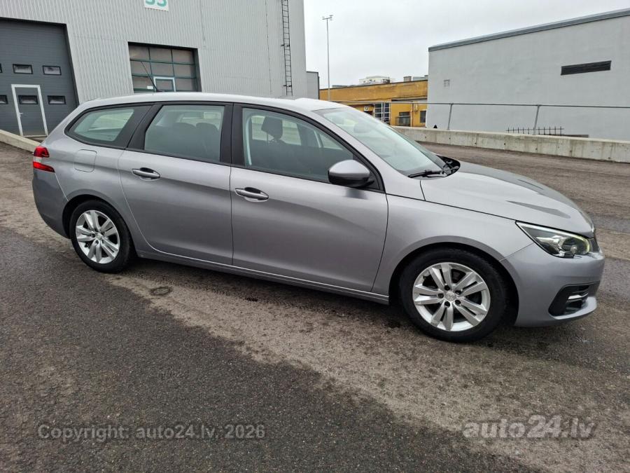 Grey Peugeot 308 2019 in Tallinn, with an engine capacity of 1.50 L and mileage of 134 thousand km for 7990 €, photo 7 on AUTOMOTO.COM.LV
