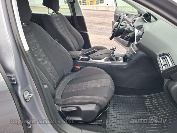 Pelēks Peugeot 308 2019 Tallina, ar dzinēja tilpumu 1.50 L un nobraukumu 134 tūkst. km par 7990 €, foto 9 vietnē AUTOMOTO.COM.LV