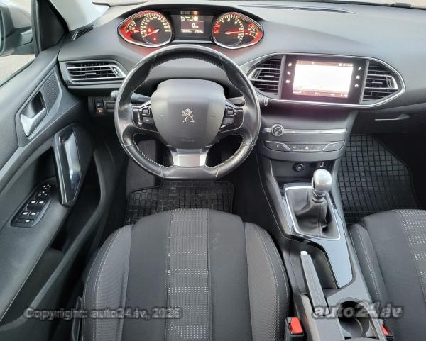 Grey Peugeot 308 2019 in Tallinn, with an engine capacity of 1.50 L and mileage of 138 thousand km for 7490 €, photo 6 on AUTOMOTO.COM.LV