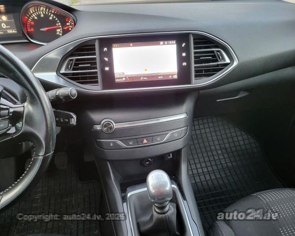 Grey Peugeot 308 2019 in Tallinn, with an engine capacity of 1.50 L and mileage of 138 thousand km for 7490 €, photo 9 on AUTOMOTO.COM.LV