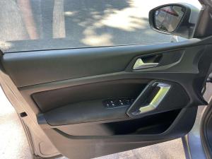 Pelēks Peugeot 308 2019 Viļņa, ar dzinēja tilpumu 1.20 L un nobraukumu 171 tūkst. km par 5700 €, foto 14 vietnē AUTOMOTO.COM.LV