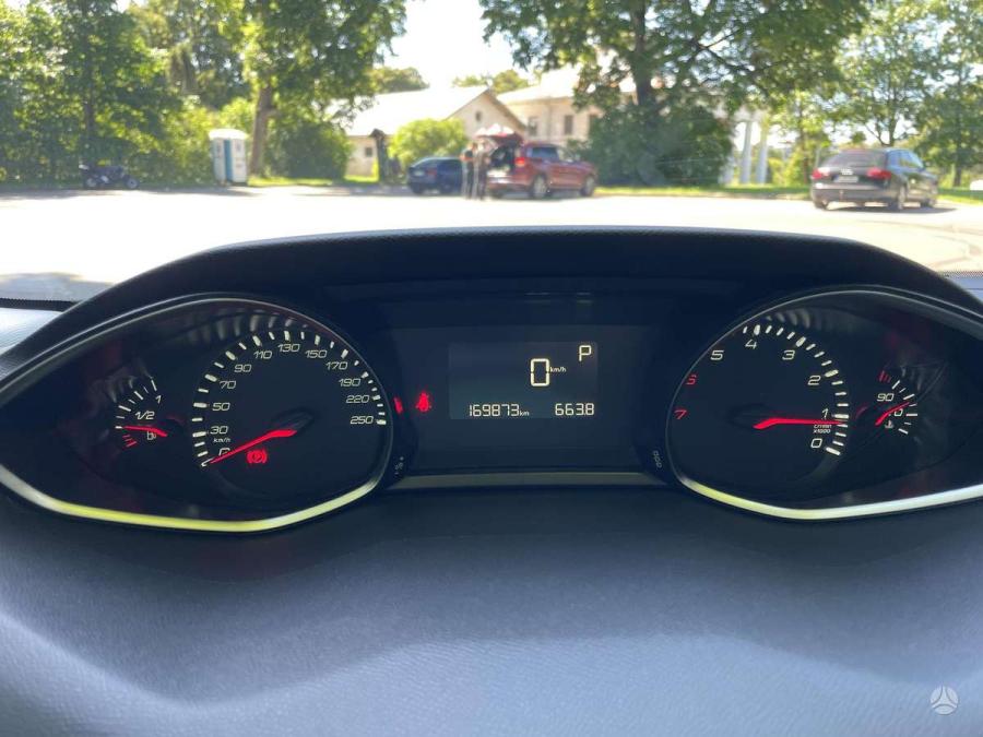 Pelēks Peugeot 308 2019 Viļņa, ar dzinēja tilpumu 1.20 L un nobraukumu 171 tūkst. km par 5700 €, foto 19 vietnē AUTOMOTO.COM.LV