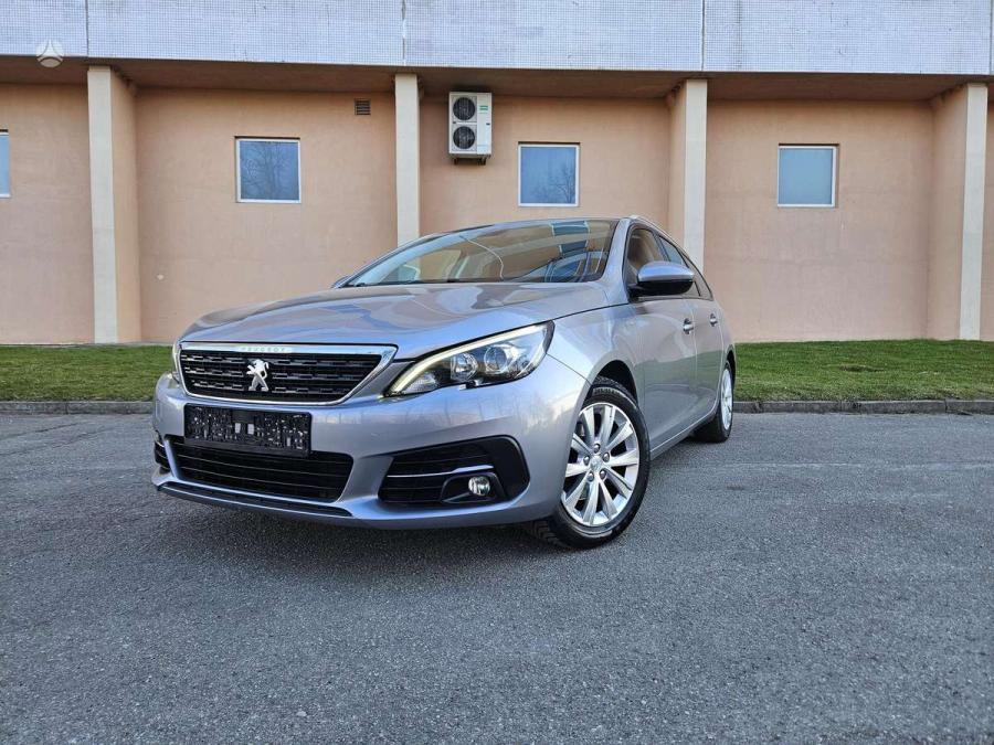 Grey Peugeot 308 2019 in Siauliai, with an engine capacity of 1.20 L and mileage of 112 thousand km for 5799 €, photo 1 on AUTOMOTO.COM.LV