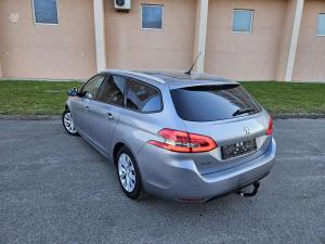 Grey Peugeot 308 2019 in Siauliai, with an engine capacity of 1.20 L and mileage of 112 thousand km for 5799 €, photo 15 on AUTOMOTO.COM.LV
