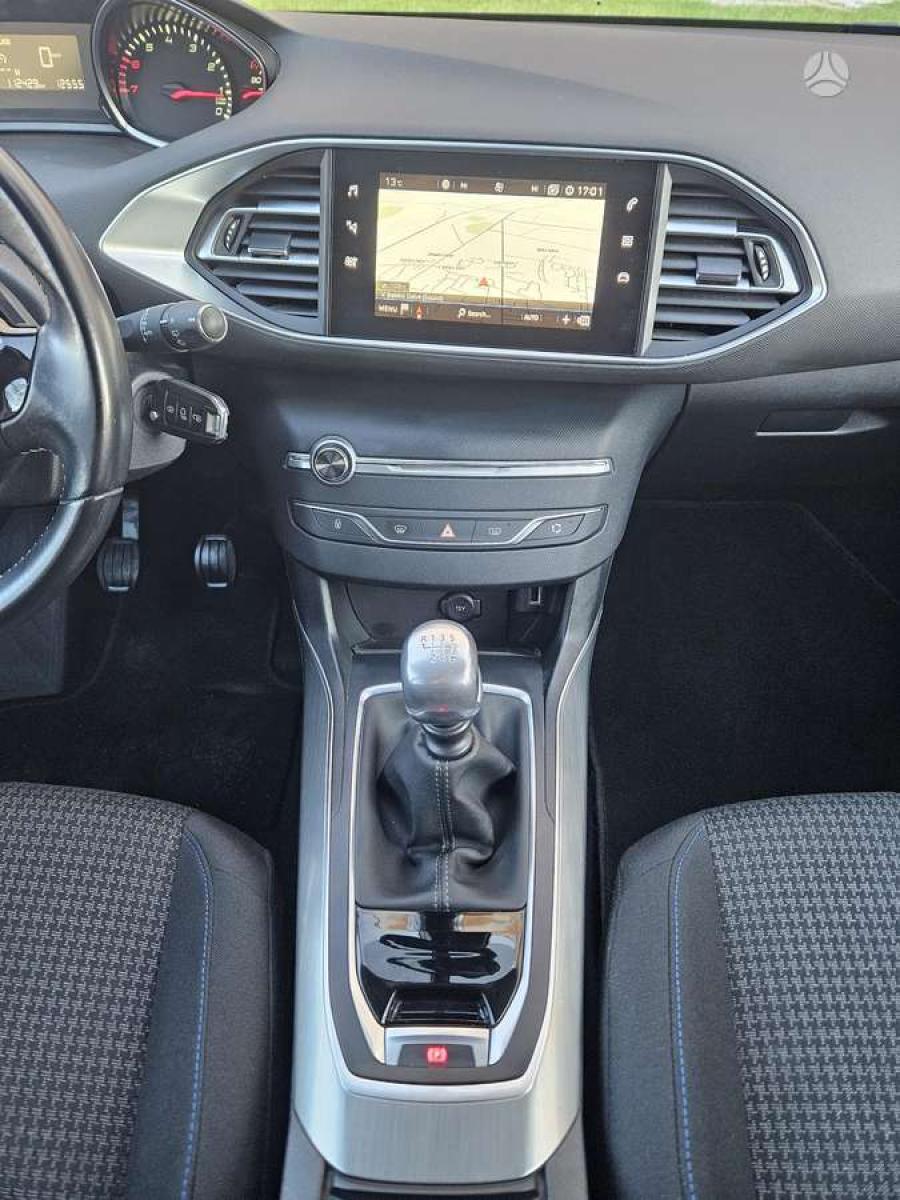 Grey Peugeot 308 2019 in Siauliai, with an engine capacity of 1.20 L and mileage of 112 thousand km for 5799 €, photo 19 on AUTOMOTO.COM.LV