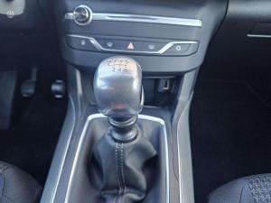 Grey Peugeot 308 2019 in Siauliai, with an engine capacity of 1.20 L and mileage of 112 thousand km for 5799 €, photo 20 on AUTOMOTO.COM.LV