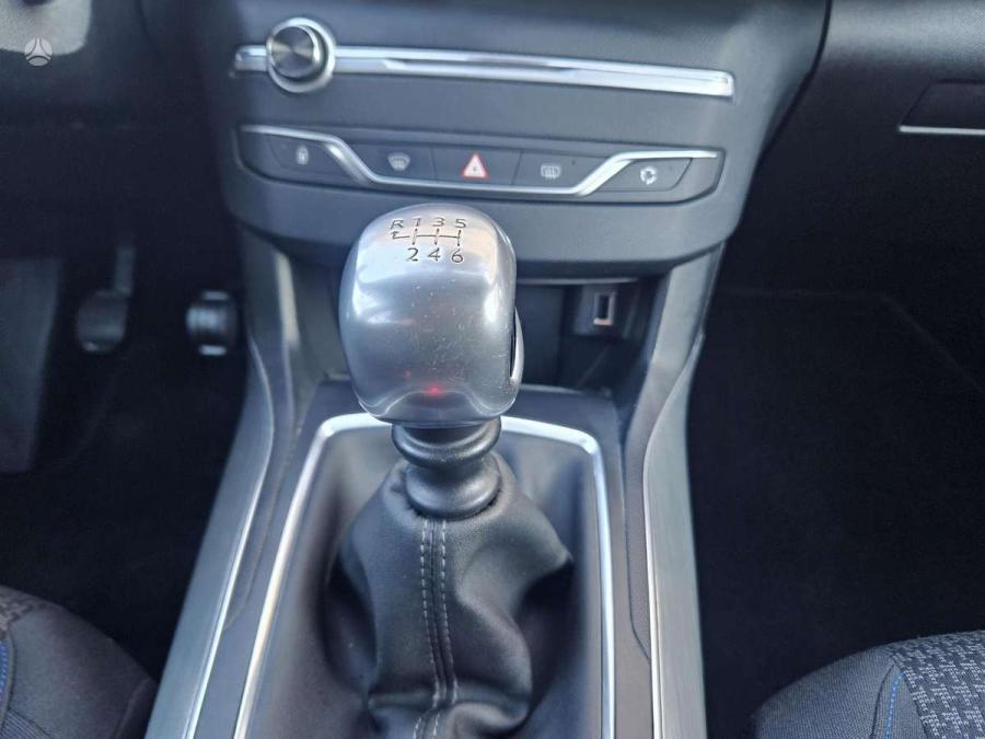 Grey Peugeot 308 2019 in Siauliai, with an engine capacity of 1.20 L and mileage of 112 thousand km for 5799 €, photo 20 on AUTOMOTO.COM.LV