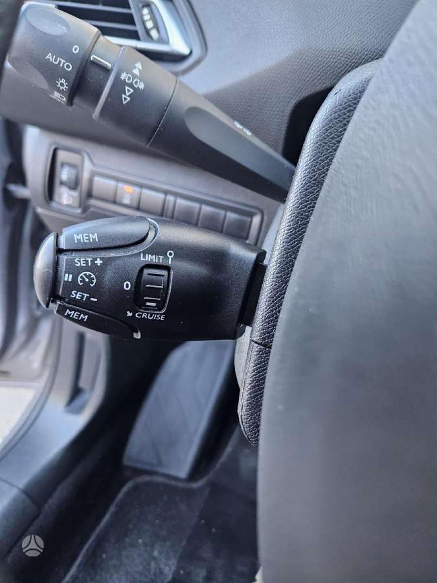 Grey Peugeot 308 2019 in Siauliai, with an engine capacity of 1.20 L and mileage of 112 thousand km for 5799 €, photo 22 on AUTOMOTO.COM.LV