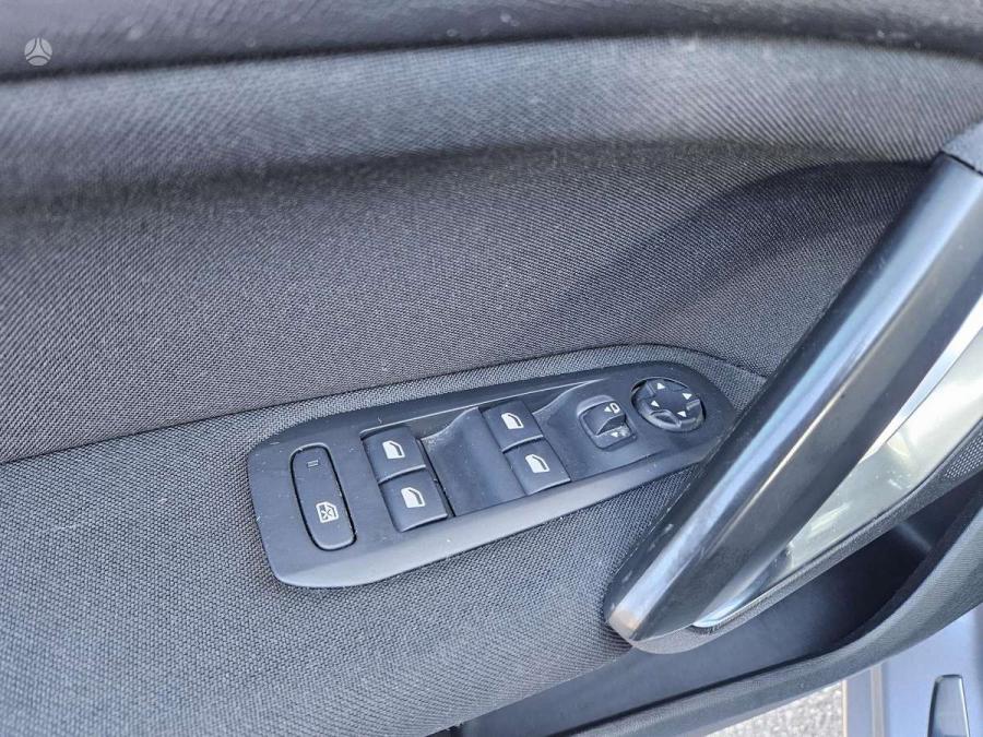 Grey Peugeot 308 2019 in Siauliai, with an engine capacity of 1.20 L and mileage of 112 thousand km for 5799 €, photo 23 on AUTOMOTO.COM.LV