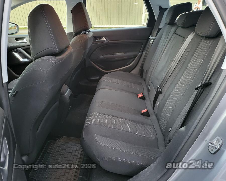 Grey Peugeot 308 2019 in Tallinn, with an engine capacity of 1.50 L and mileage of 169 thousand km for 6990 €, photo 8 on AUTOMOTO.COM.LV
