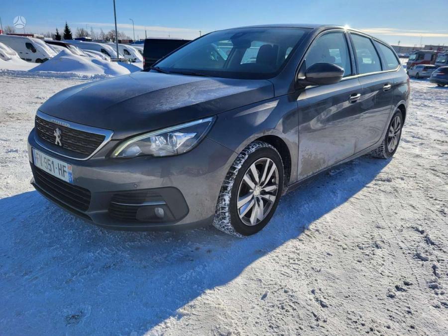 Grey Peugeot 308 2020 in Taurage, with an engine capacity of 1.50 L and mileage of 186 thousand km for 4800 €, photo 1 on AUTOMOTO.COM.LV