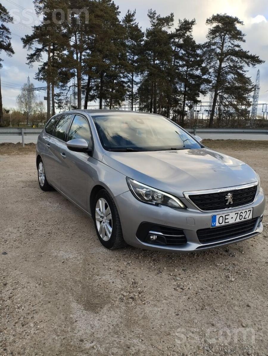 Grey Peugeot 308 2020 in Riga, with an engine capacity of 1.50 L and mileage of 0 thousand km for 7850 €, photo 3 on AUTOMOTO.COM.LV