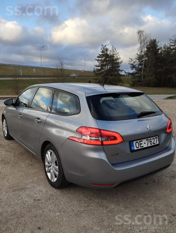 Grey Peugeot 308 2020 in Riga, with an engine capacity of 1.50 L and mileage of 0 thousand km for 7850 €, photo 4 on AUTOMOTO.COM.LV