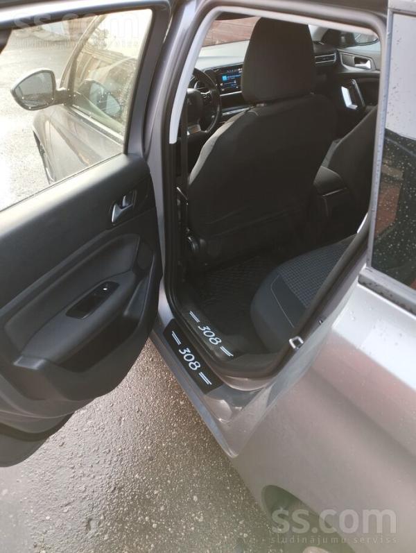 Grey Peugeot 308 2020 in Riga, with an engine capacity of 1.50 L and mileage of 0 thousand km for 7850 €, photo 6 on AUTOMOTO.COM.LV