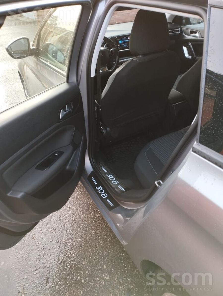 Grey Peugeot 308 2020 in Riga, with an engine capacity of 1.50 L and mileage of 0 thousand km for 7850 €, photo 7 on AUTOMOTO.COM.LV