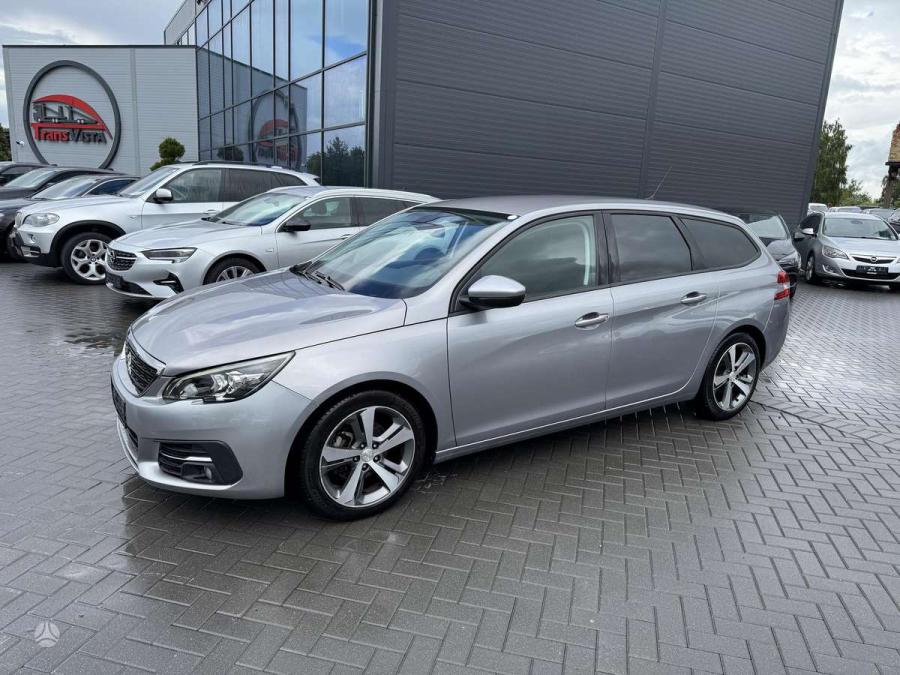 Grey Peugeot 308 2020 in Telschi, with an engine capacity of 1.50 L and mileage of 205 thousand km for 7300 €, photo 3 on AUTOMOTO.COM.LV