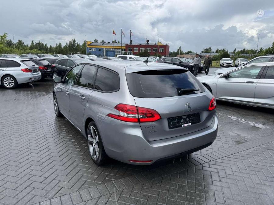 Grey Peugeot 308 2020 in Telschi, with an engine capacity of 1.50 L and mileage of 205 thousand km for 7300 €, photo 5 on AUTOMOTO.COM.LV