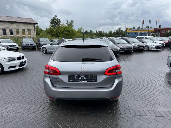 Grey Peugeot 308 2020 in Telschi, with an engine capacity of 1.50 L and mileage of 205 thousand km for 7300 €, photo 5 on AUTOMOTO.COM.LV
