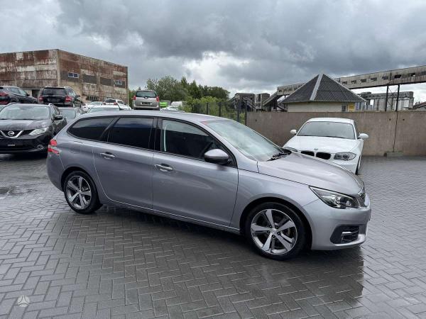 Grey Peugeot 308 2020 in Telschi, with an engine capacity of 1.50 L and mileage of 205 thousand km for 7300 €, photo 8 on AUTOMOTO.COM.LV