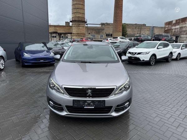 Grey Peugeot 308 2020 in Telschi, with an engine capacity of 1.50 L and mileage of 205 thousand km for 7300 €, photo 10 on AUTOMOTO.COM.LV