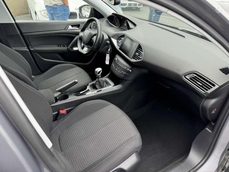 Grey Peugeot 308 2020 in Telschi, with an engine capacity of 1.50 L and mileage of 205 thousand km for 7300 €, photo 22 on AUTOMOTO.COM.LV