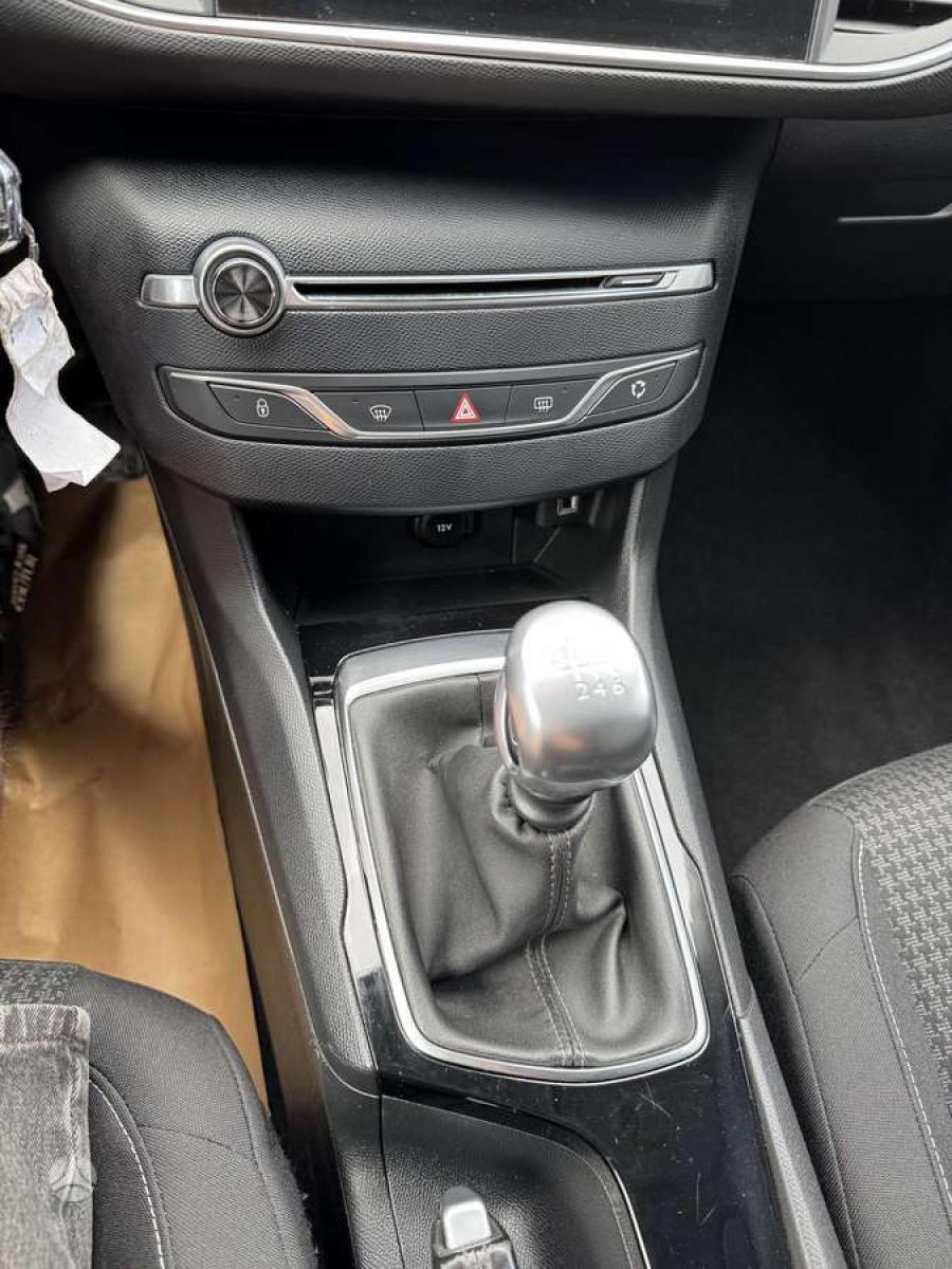 Grey Peugeot 308 2020 in Telschi, with an engine capacity of 1.50 L and mileage of 205 thousand km for 7300 €, photo 25 on AUTOMOTO.COM.LV
