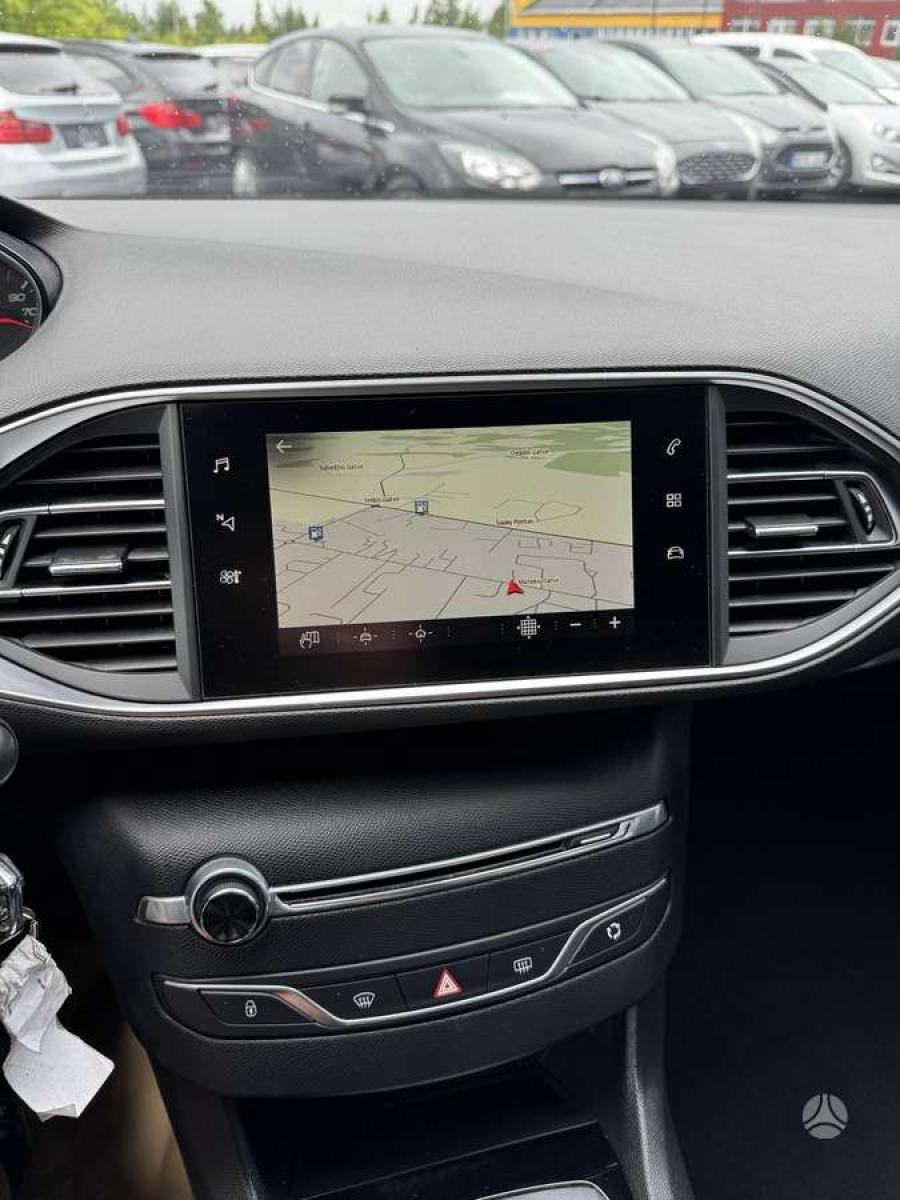 Grey Peugeot 308 2020 in Telschi, with an engine capacity of 1.50 L and mileage of 205 thousand km for 7300 €, photo 28 on AUTOMOTO.COM.LV