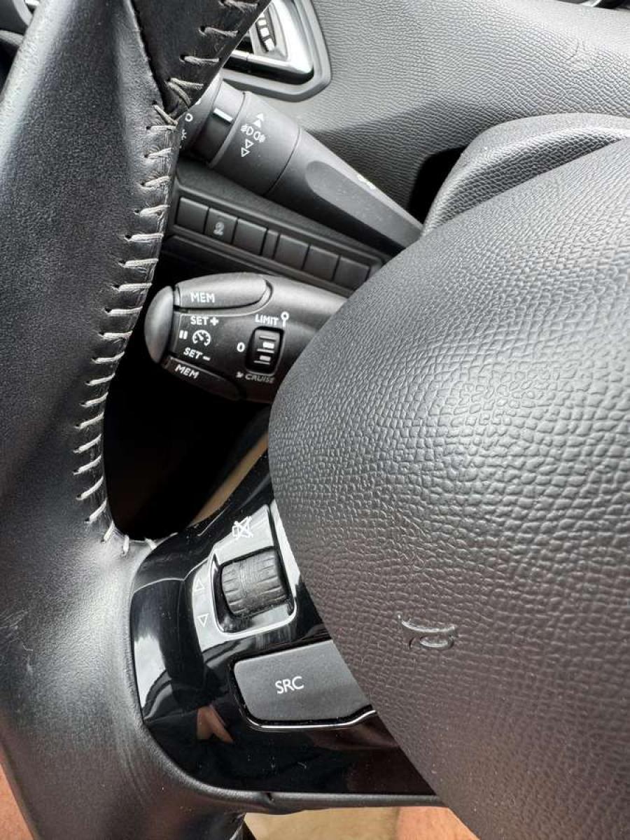 Grey Peugeot 308 2020 in Telschi, with an engine capacity of 1.50 L and mileage of 205 thousand km for 7300 €, photo 33 on AUTOMOTO.COM.LV
