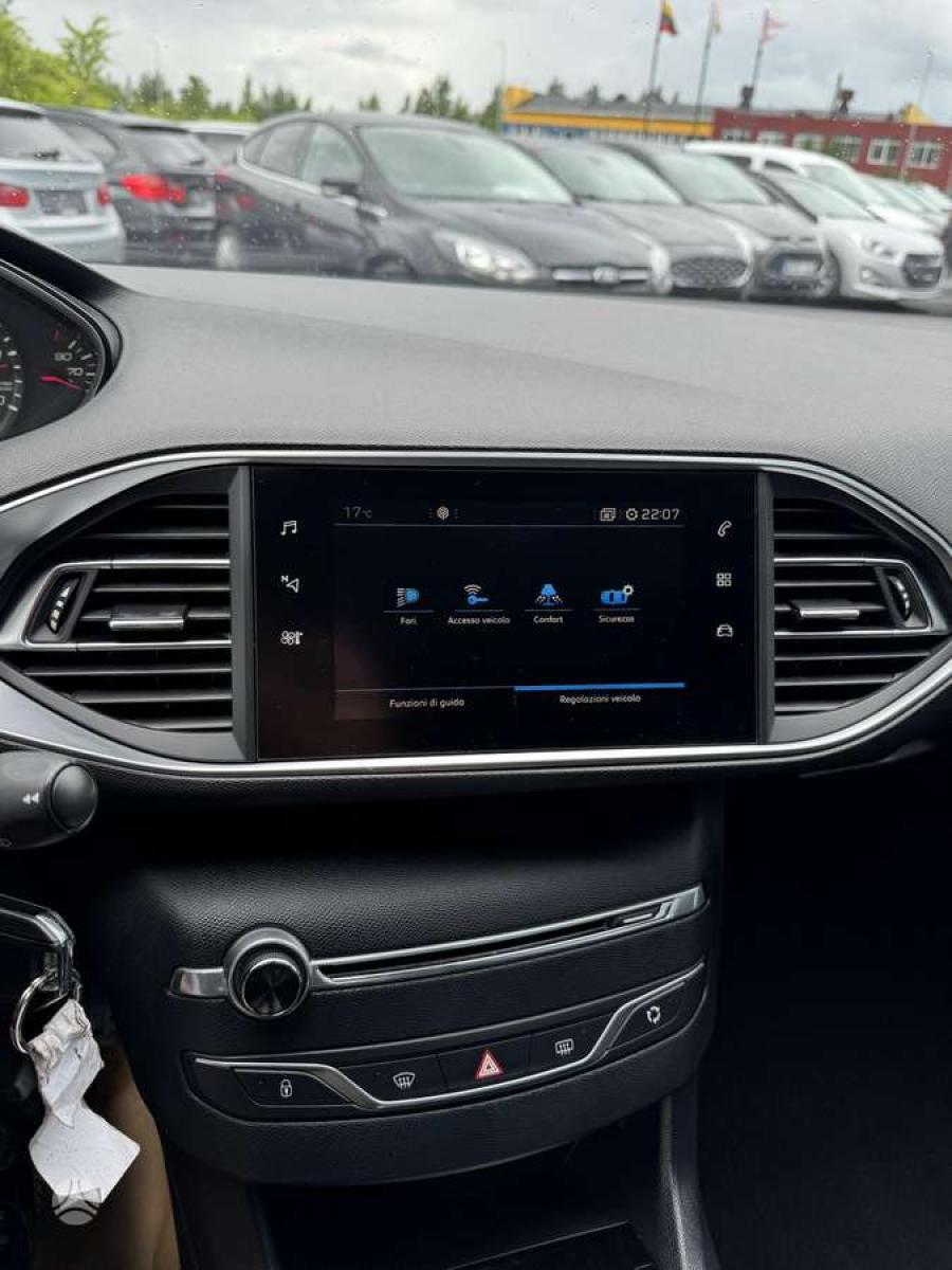Grey Peugeot 308 2020 in Telschi, with an engine capacity of 1.50 L and mileage of 205 thousand km for 7300 €, photo 34 on AUTOMOTO.COM.LV