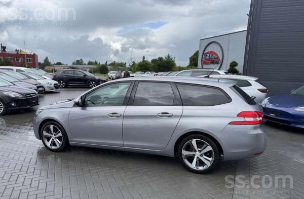 Grey Peugeot 308 2020 in Telschi, with an engine capacity of 1.60 L and mileage of 205 thousand km for 7290 €, photo 10 on AUTOMOTO.COM.LV