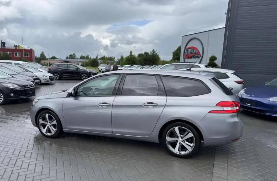 Grey Peugeot 308 2020 in Telschi, with an engine capacity of 1.60 L and mileage of 205 thousand km for 7290 €, photo 7 on AUTOMOTO.COM.LV