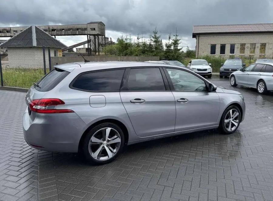 Grey Peugeot 308 2020 in Telschi, with an engine capacity of 1.60 L and mileage of 205 thousand km for 7290 €, photo 11 on AUTOMOTO.COM.LV