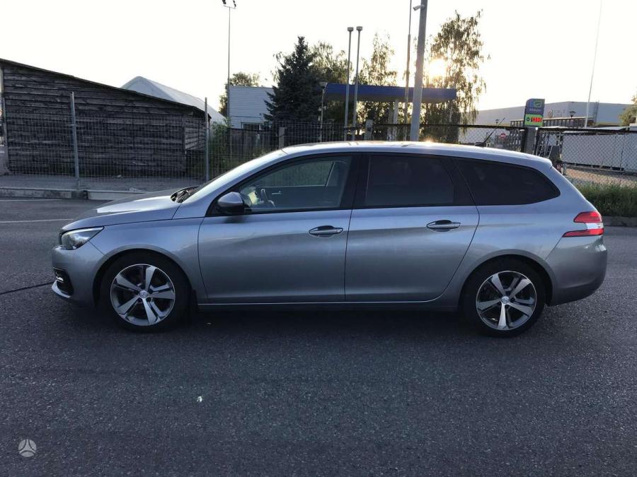 Grey Peugeot 308 2020 in Marijampole, with an engine capacity of 1.50 L and mileage of 226 thousand km for 5800 €, photo 8 on AUTOMOTO.COM.LV
