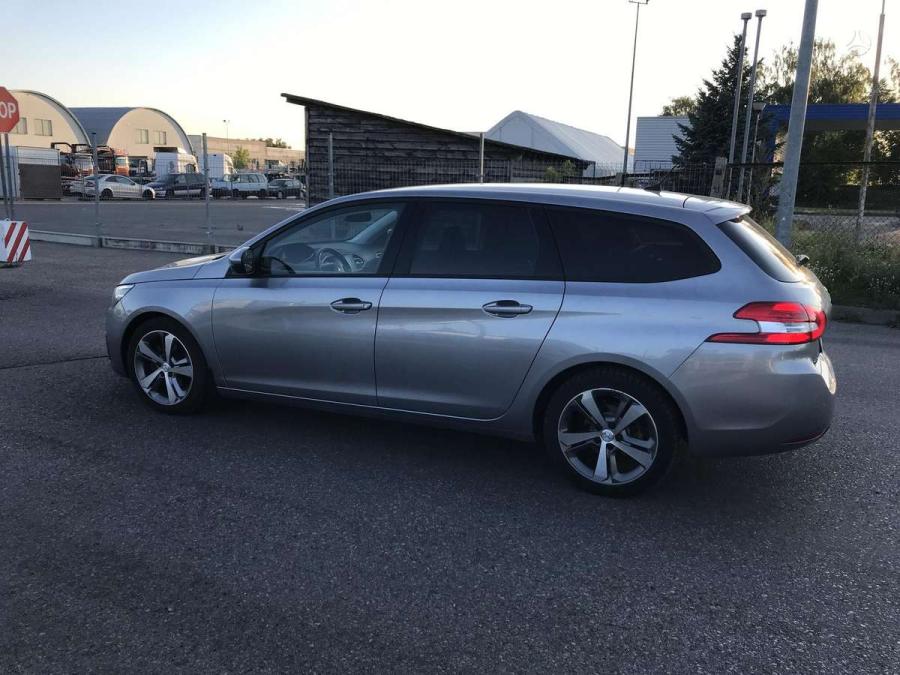 Grey Peugeot 308 2020 in Marijampole, with an engine capacity of 1.50 L and mileage of 226 thousand km for 5800 €, photo 9 on AUTOMOTO.COM.LV
