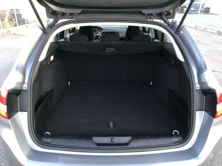 Grey Peugeot 308 2020 in Marijampole, with an engine capacity of 1.50 L and mileage of 226 thousand km for 5800 €, photo 30 on AUTOMOTO.COM.LV